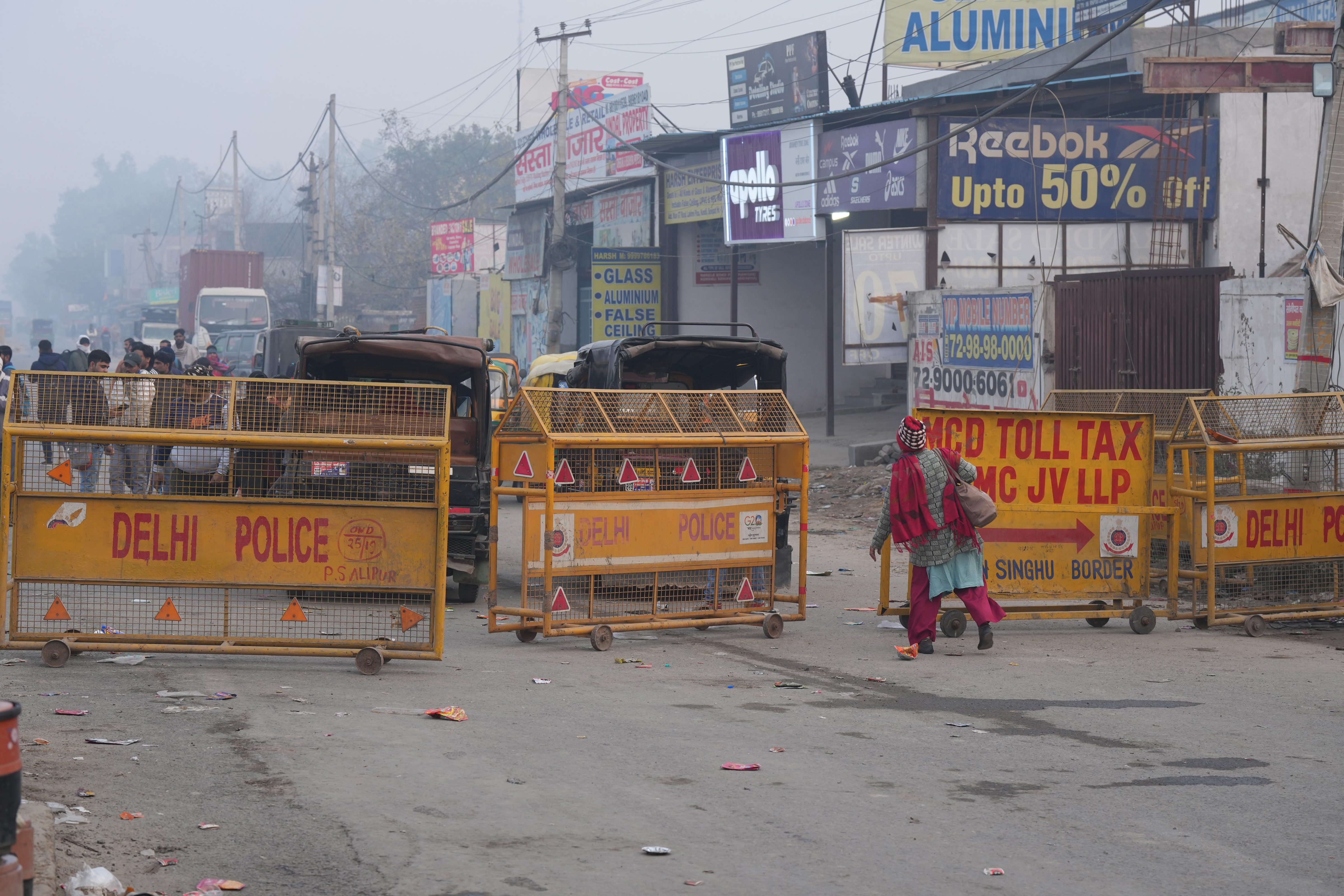 Kisan Andolan 2.0: पुलिस नाके तोड़कर किसान निकल रहे आगे, बने जंग जैसे ...