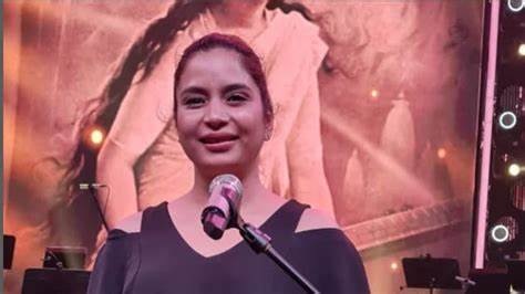 35 वर्षीय सिंगर और एक्ट्रेस मल्लिका राजपूत का निधन, घर में लटकी मिली ...