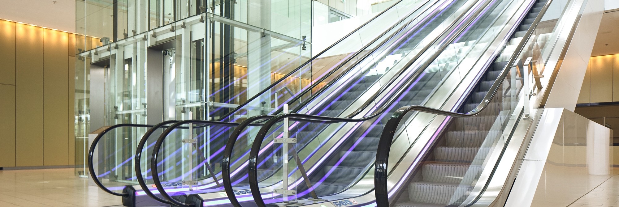 लिफ्ट हादसे रोकने के लिए योगी सरकार का बड़ा फैसला, लिफ्ट और एस्केलेटर विधेयक को दी मंजूरी - big ...