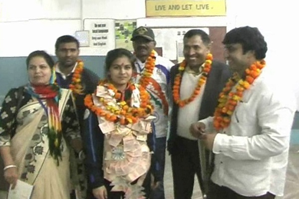 स्वर्ण में तब्दील हुअा मनु भाकर का रजत पदक, एक टीम भी हुई डिस्क्वालिफाई ...