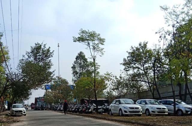 Special Story: शहर में अवैध पार्किंग स्टैंड पर Mafia Raaj - mafia raaj ...