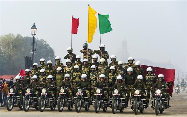 Amazing balance- भारत-तिब्बत सीमा पुलिस (ITBP) के बाइकर्स पहली बार ...