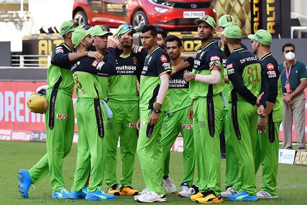 नवदीप सैनी की चोट पर RCB के फिजियो का बड़ा अपडेट, बोले- कुछ कह नहीं ...