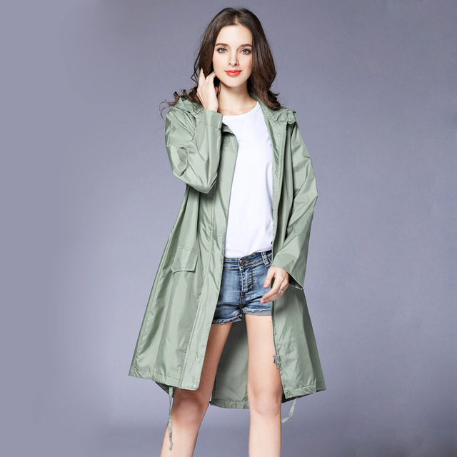 Monsoon Fashion स्टाइलिश Rain Coat पहन कर बारिश में दिखें कूल