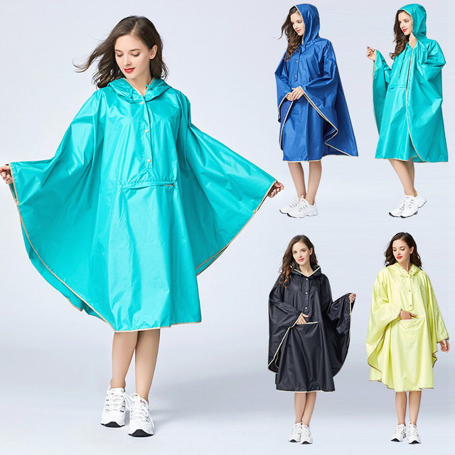 Monsoon Fashion स्टाइलिश Rain Coat पहन कर बारिश में दिखें कूल