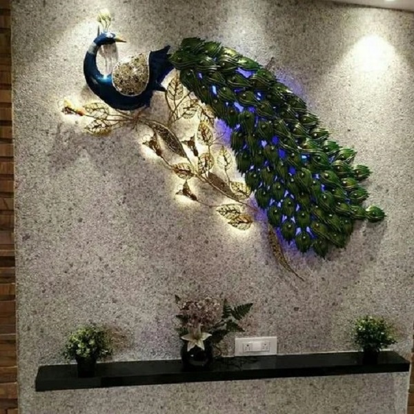 घर के कोनों में आप इस तरह की डेकोरेटिव आइटम्स रख सकते हैं।