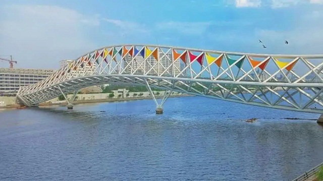 अहमदाबाद में साबरमती पर बने FOB ''अटल ब्रिज'' का खूबसूरत नजारा