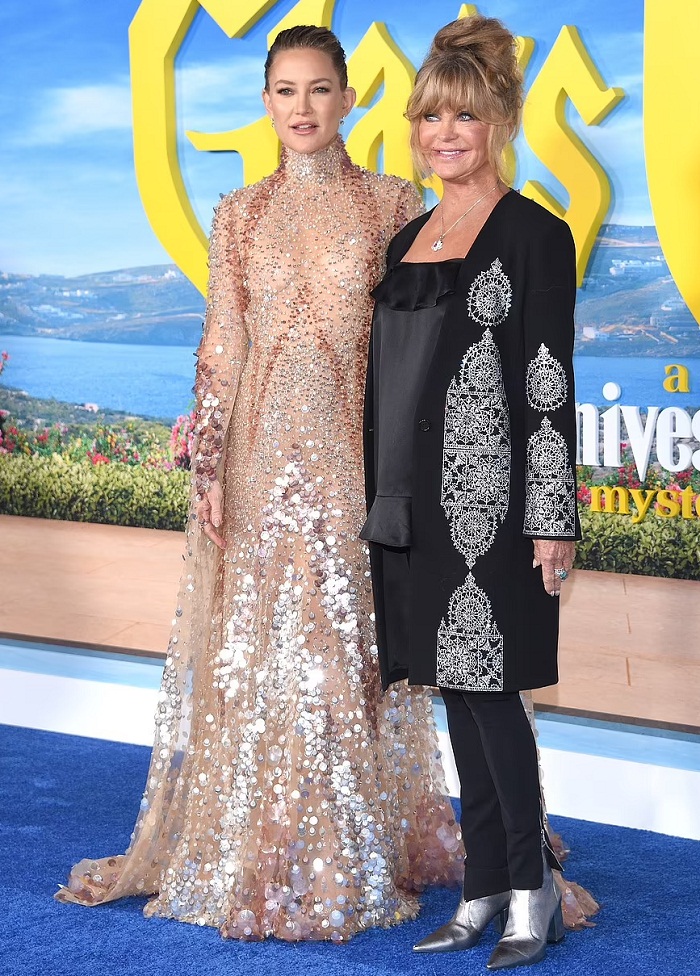 शिमरी ड्रेस में Kate Hudson ने लगाया ग्लैमरस का तड़का, प्रीमियर नाइट ...