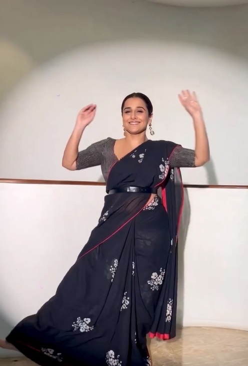 Sara का लाल लहंगा या Sonali का आरेंज बेल्ट सूट, Janmashtami के लिए ...