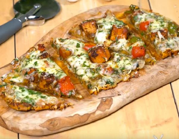पिज्जे जैसा बनाएं पनीर टिक्का Cheese Burst Naanza - paneer-tikka-cheese ...