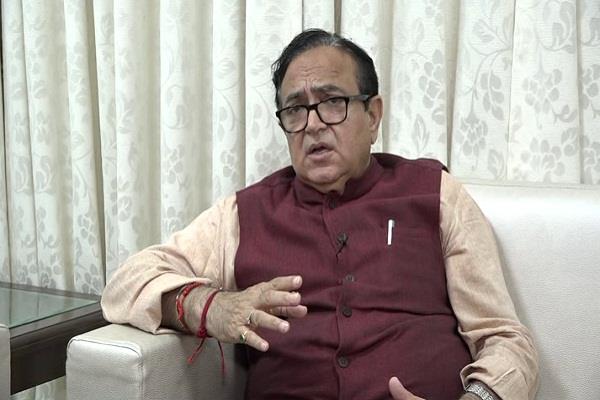 IAS अधिकारी अरबी घोड़े की तरह होते हैं, इनके ऊपर सवार अच्छे होने चाहिए ...