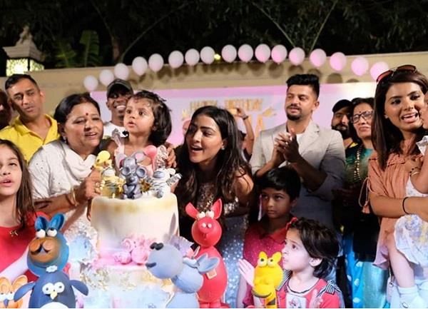 सुरेश रैना ने अपनी बेटी ग्रेसिया का जन्मदिन कुछ इस तरह किया सेलीब्रेट ...