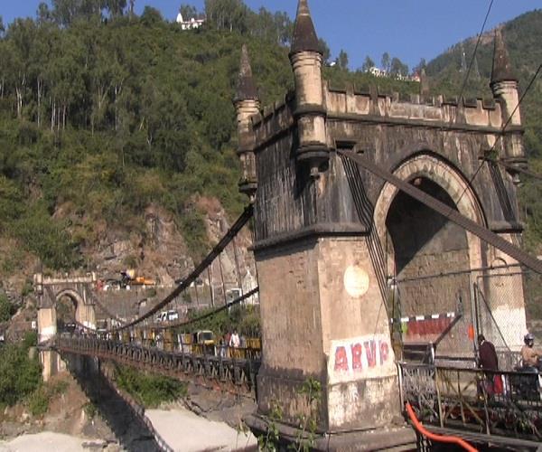 ऐतिहासिक Victoria Bridge के निर्माण के पीछे है यह रोचक कहानी (Watch ...