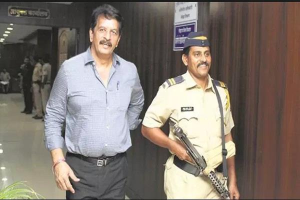 प्रदीप शर्मा ने छोड़ी मुंबई पुलिस, कर चुके हैं 100 से ज्यादा एनकाउंटर ...