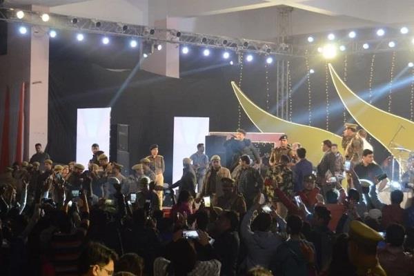 लखनऊ महोत्सव स्थगित, DM ने जारी किया आदेश - lucknow festival postponed ...