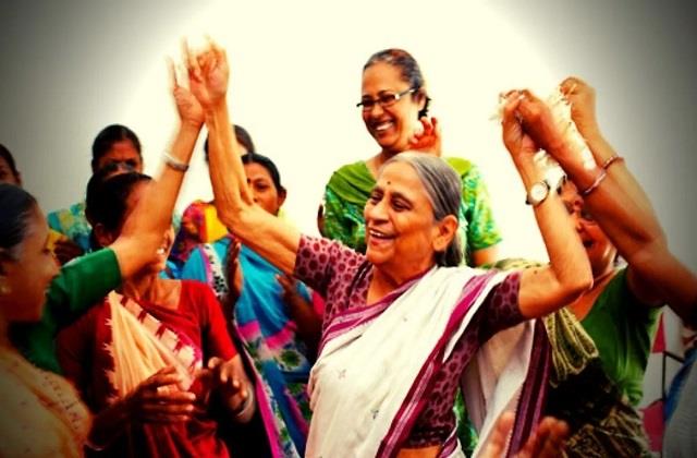 गरीब महिलाओं की आवाज थी इला भट्ट, नारी के मुद्दों को लाई दुनिया के ...