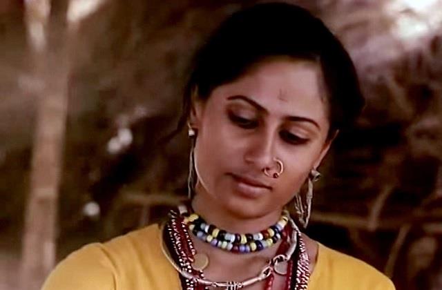 बिंदास एक्ट्रेस थी Smita Patil लेकिन एक गलती और उसी फैसले ने कर दिया था बर्बाद ! - lifestory-of ...