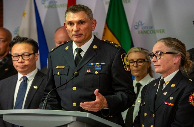 कनाडा में स्टीव राय ने रचा इतिहास, वैंकूवर पुलिस प्रमुख की पहले पंजाबी ...