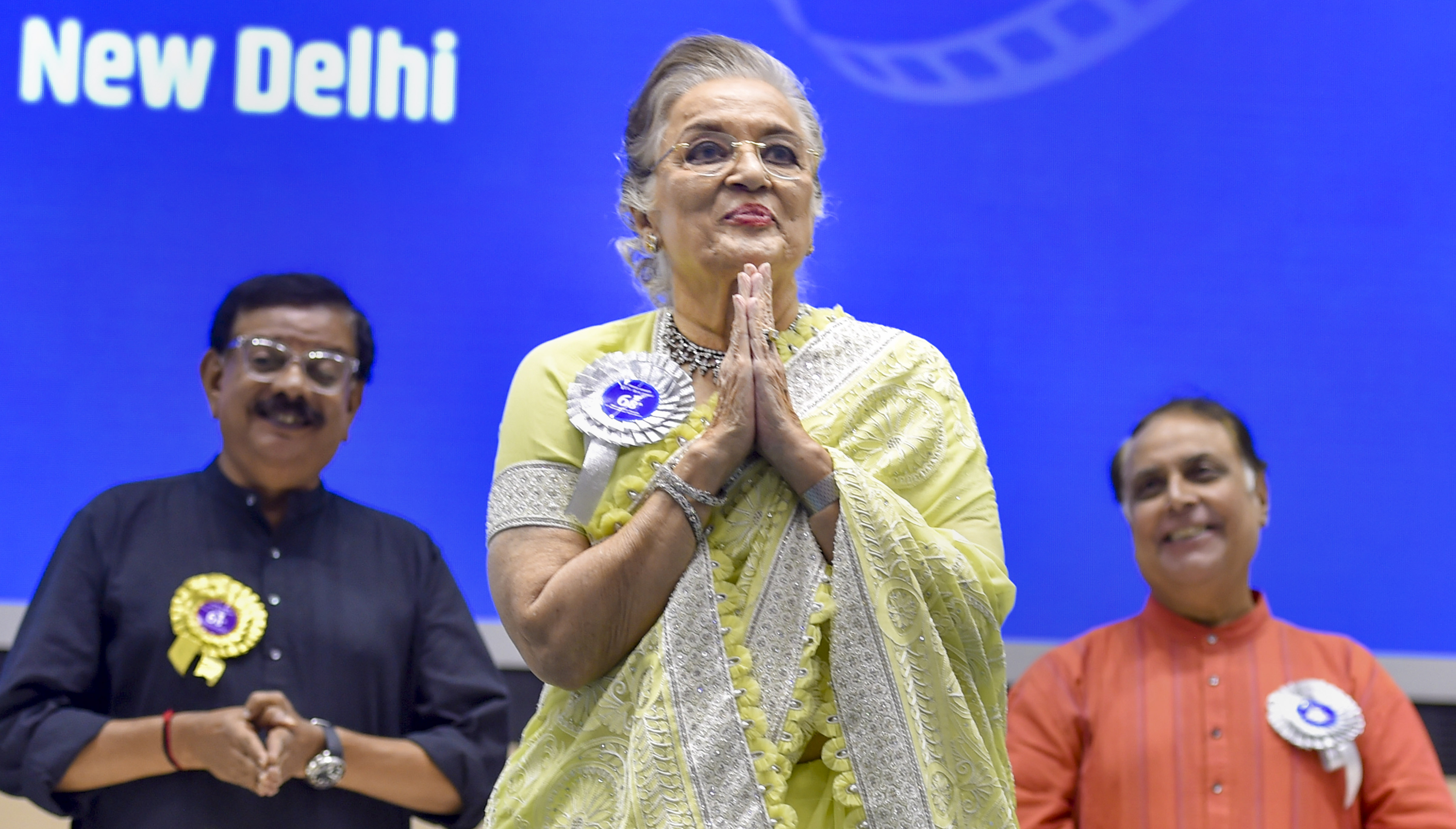 आशा पारेख को दादा साहेब फाल्के पुरस्कार से नवाज़ा गया, राष्ट्रपति ...